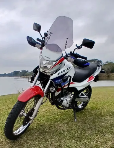 Motos Honda NX 400i Falcon no Brasil