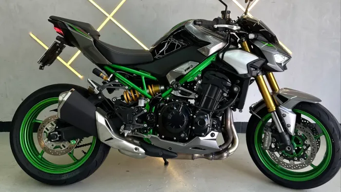 Motos Kawasaki Z 900 R Edition no Brasil
