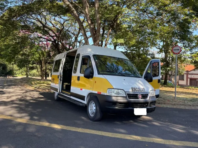 "carro escolar" - Carros Usados e Novos à venda