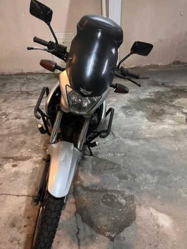 Motos Honda NX 4 Falcon 400 no Brasil