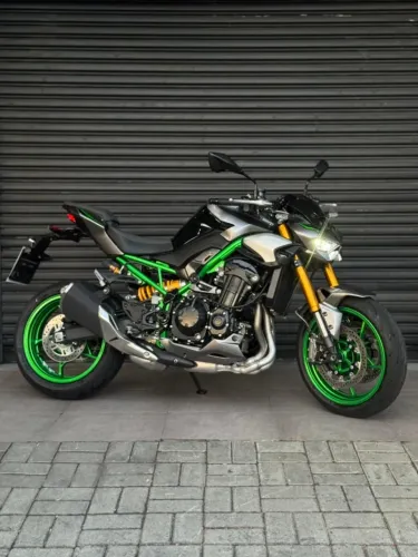 Motos Kawasaki Z 900 R Edition no Brasil