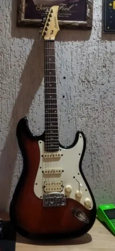 "guitarras condor" - Instrumentos musicais no Brasil