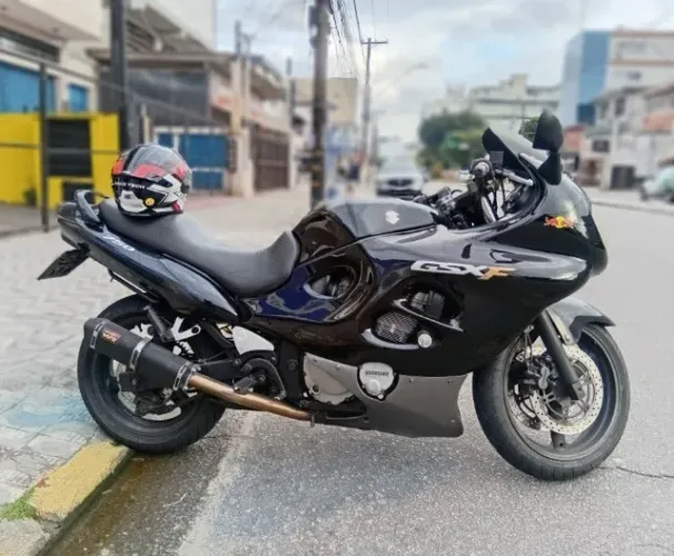 Motos Suzuki GSX 750 F no Brasil