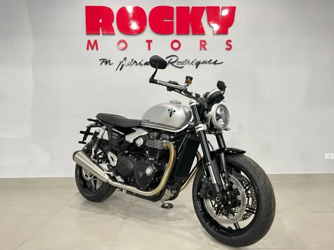 Motos Triumph Speed Twin 1200cc no Brasil