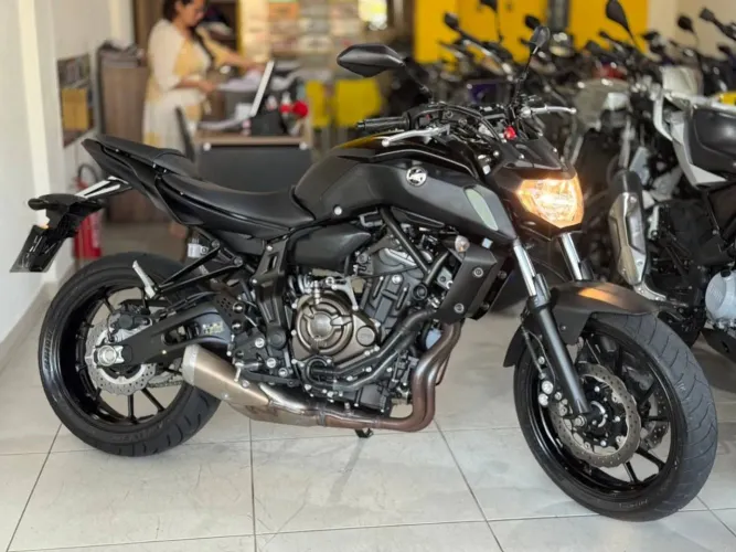 Motos Yamaha MT-07/MT-07 2023 no Brasil
