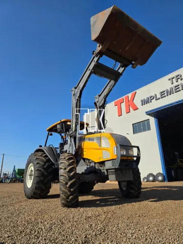 "trator com concha" - Tratores e máquinas agrícolas no Brasil