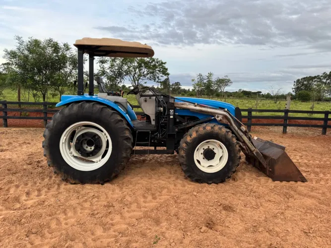 "trator com concha" - Tratores e máquinas agrícolas no Brasil