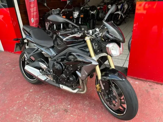 Motos Triumph Street Triple 675 no Brasil