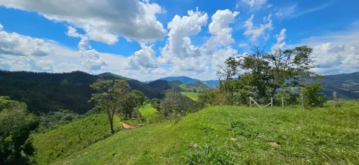 Terrenos, sítios e fazendas - Delfim Moreira, MG | OLX