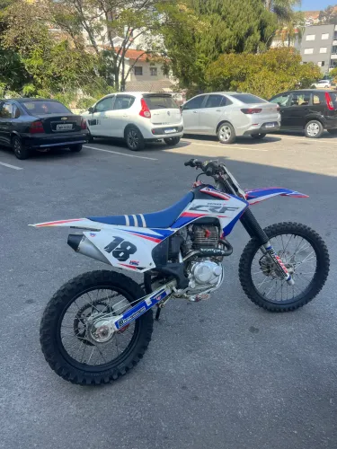 Motos Honda CRF 230 F no Brasil