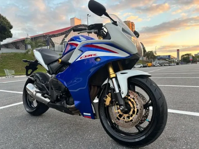 Motos Honda CBR 600 F no Brasil