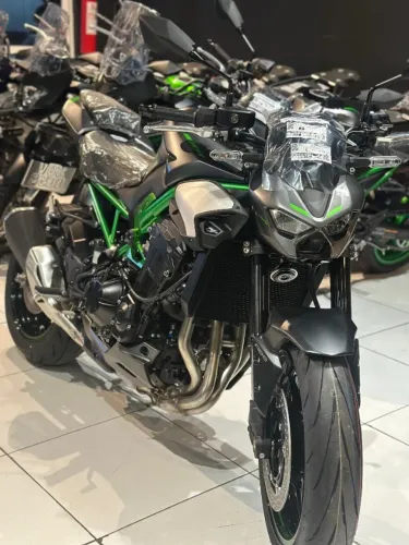 Motos Kawasaki Z 900 no Brasil