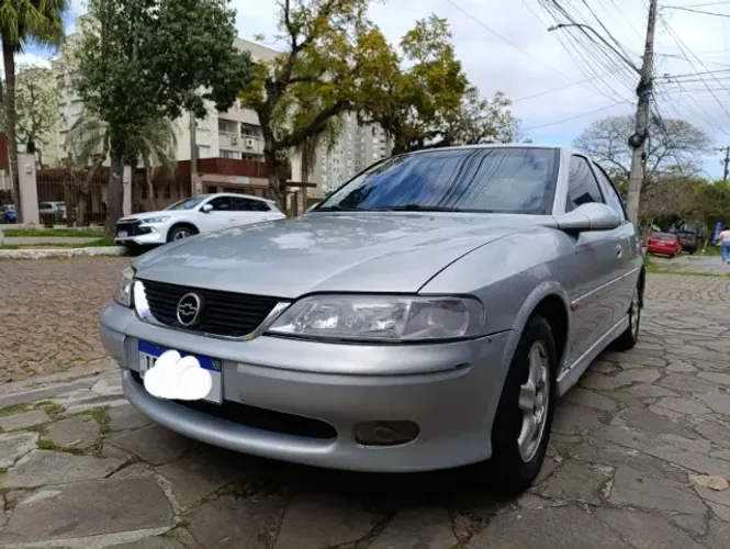 Chevrolet Vectra CD 2.2 16V / 2.0 16V Mec./aut. Usados e Novos