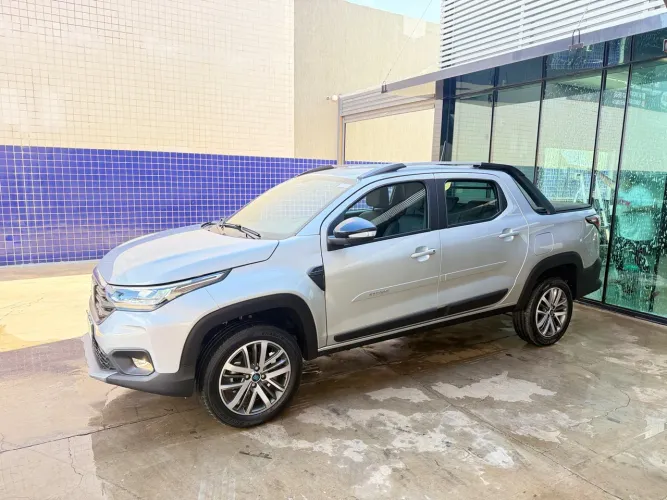 Fiat Strada Volcano 1.3 Flex 8V CD Aut. Usados e Novos