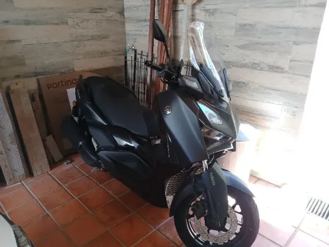 Motos Yamaha XMax 250 ABS 2025 no Brasil