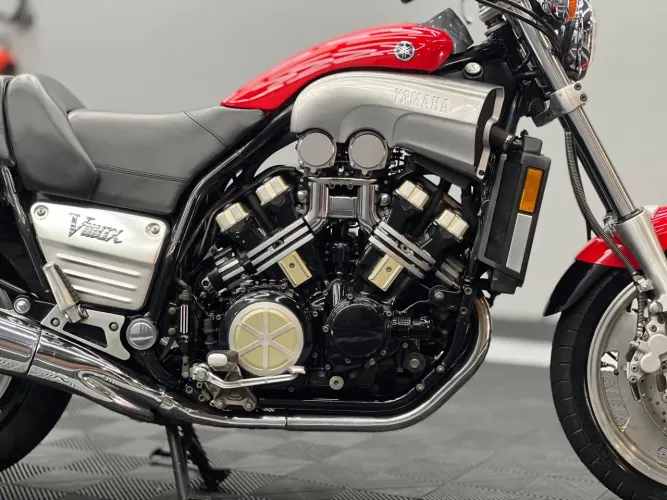 Motos Yamaha V-Max 1200 no Brasil