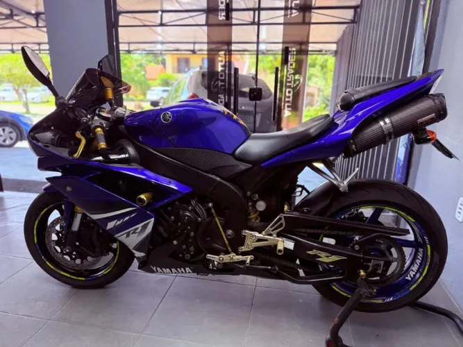 Motos Yamaha YZF R-1 1000 no Brasil
