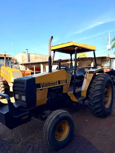 "valmet 88" - Tratores e máquinas agrícolas no Brasil