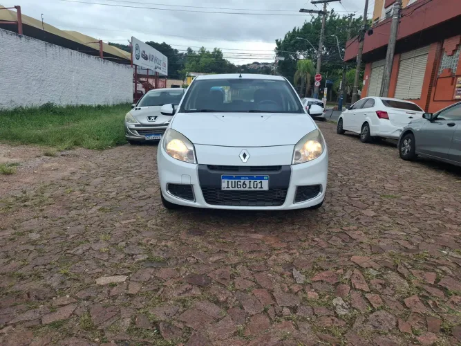 Renault Sandero Expression Hi-flex 1.6 8V 5P Usados e Novos - Vale do ...