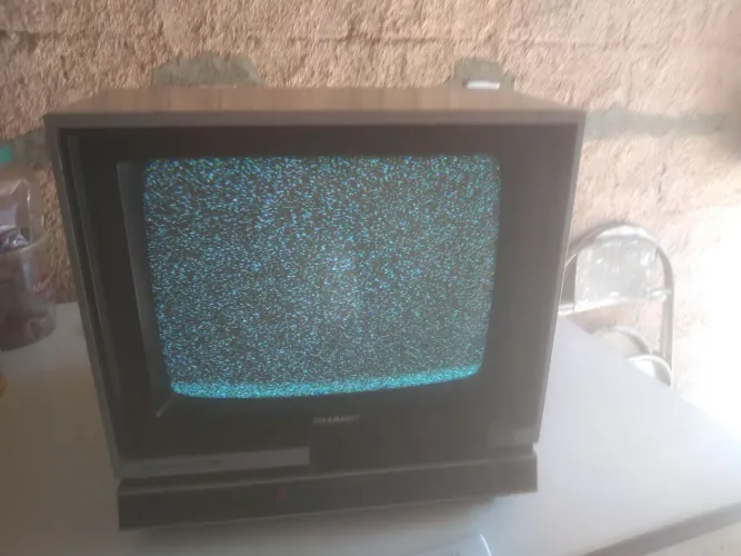 "tv de tubo" - TVs no Brasil