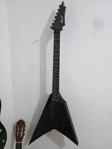"guitarras flying v" - Instrumentos musicais no Brasil