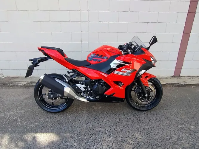 Motos Kawasaki Ninja 400 no Brasil