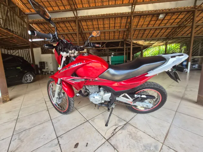 Motos Honda NX 400i Falcon no Brasil