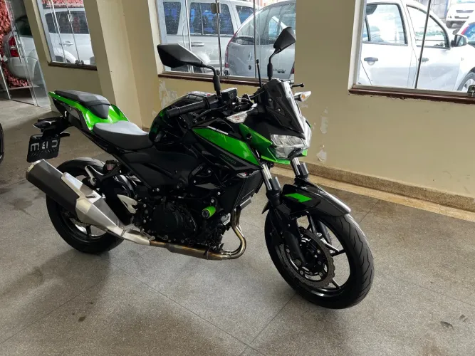 Motos Kawasaki Z 400 no Brasil