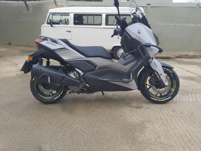 Motos Yamaha XMax 250 ABS 2025 no Brasil