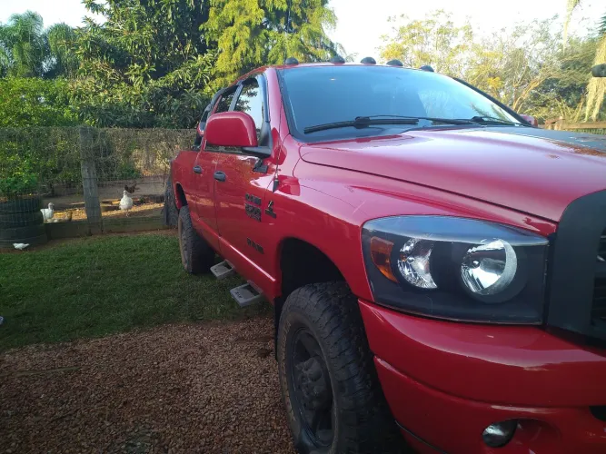 Dodge Ram 2500 Tropivan 5.9 SLT TDI 4X4 Dies. Usados e Novos