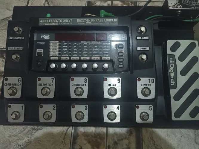 "pedaleira" - Instrumentos musicais no Brasil