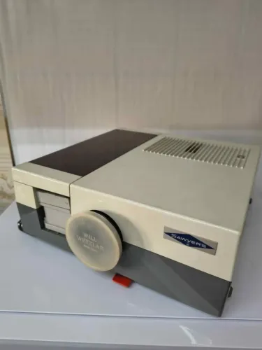 "projetor de slides antigo" no Brasil