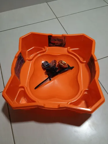 "arena beyblade" no Brasil