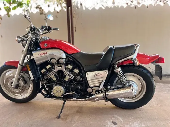 Motos Yamaha V-Max 1200 no Brasil