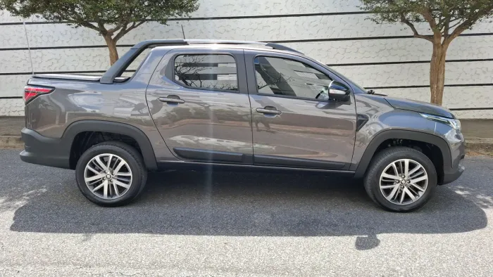 Fiat Strada Volcano 1.3 Flex 8V CD Usados e Novos