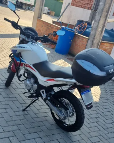 Motos Honda NX 400i Falcon no Brasil
