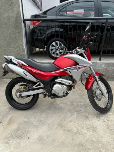 Motos Honda NX 400i Falcon no Brasil