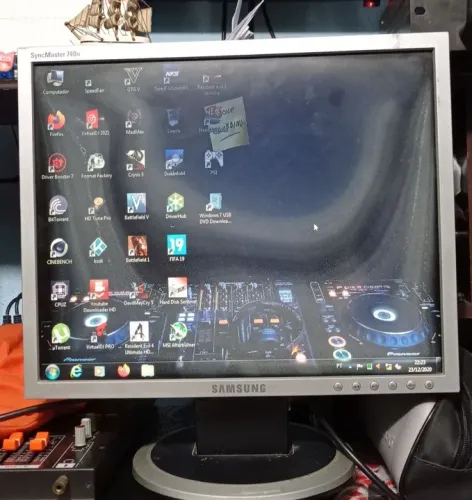 "monitor de 15 polegadas samsung" no Brasil