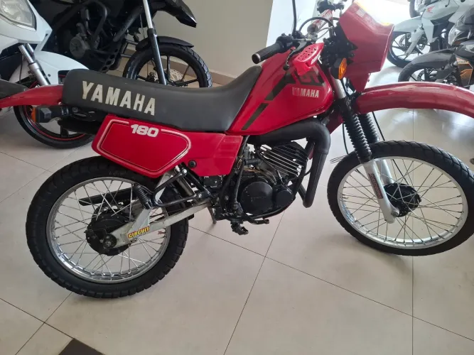 Motos Yamaha DT 180-z Trail no Brasil