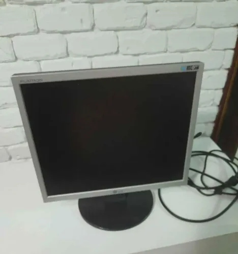 "monitor tubo 14" no Brasil