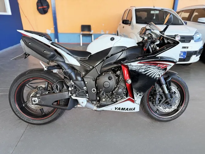 Motos Yamaha YZF R-1 1000 no Brasil