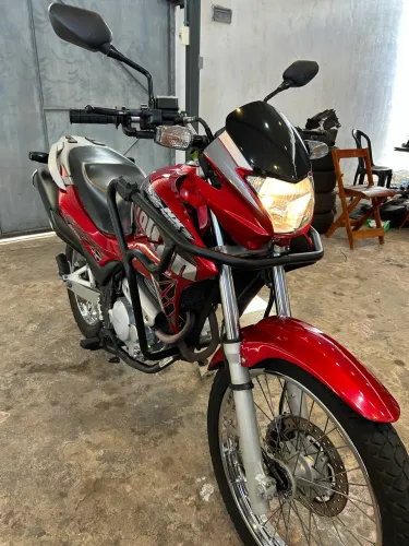 Motos Honda NX 400i Falcon no Brasil