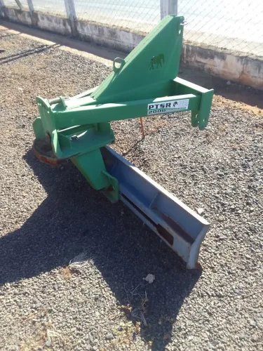 "plaina trator" - Tratores e máquinas agrícolas no Brasil