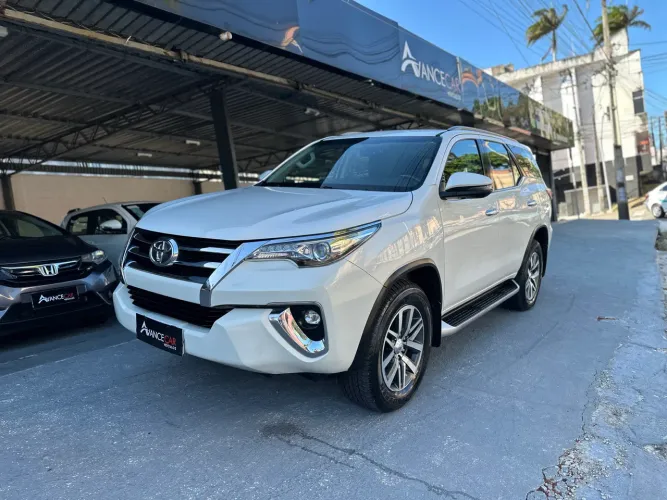 Toyota Hilux SW4 SRX 4X4 2.8 TDI 16V Dies. Aut. 2020 Usados e Novos em ...