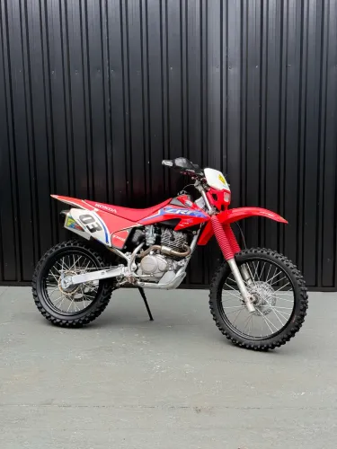 Motos Honda CRF 230 F no Brasil
