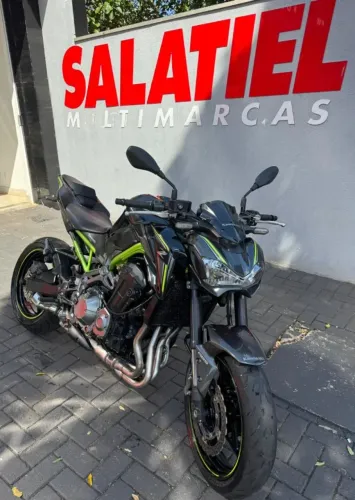 Motos Kawasaki Z 900 no Brasil