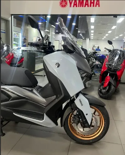Motos Yamaha XMax 250 ABS 2025 no Brasil