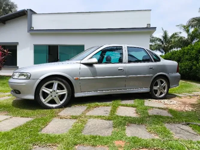 Chevrolet Vectra CD 2.2 16V / 2.0 16V Mec./aut. Usados e Novos