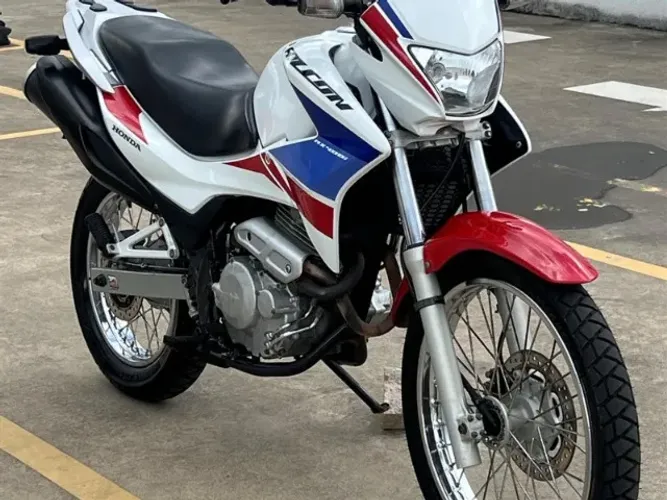 Motos Honda NX 400i Falcon no Brasil