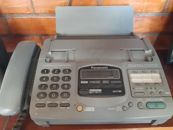 "aparelho de fax" no Brasil